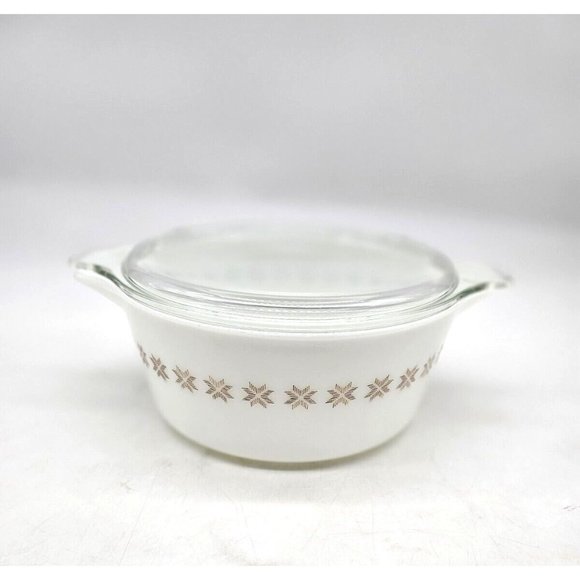 Pyrex | Dining | Vintage Pyrex 475b 2 2 Qt Casserole Dish Town Country ...